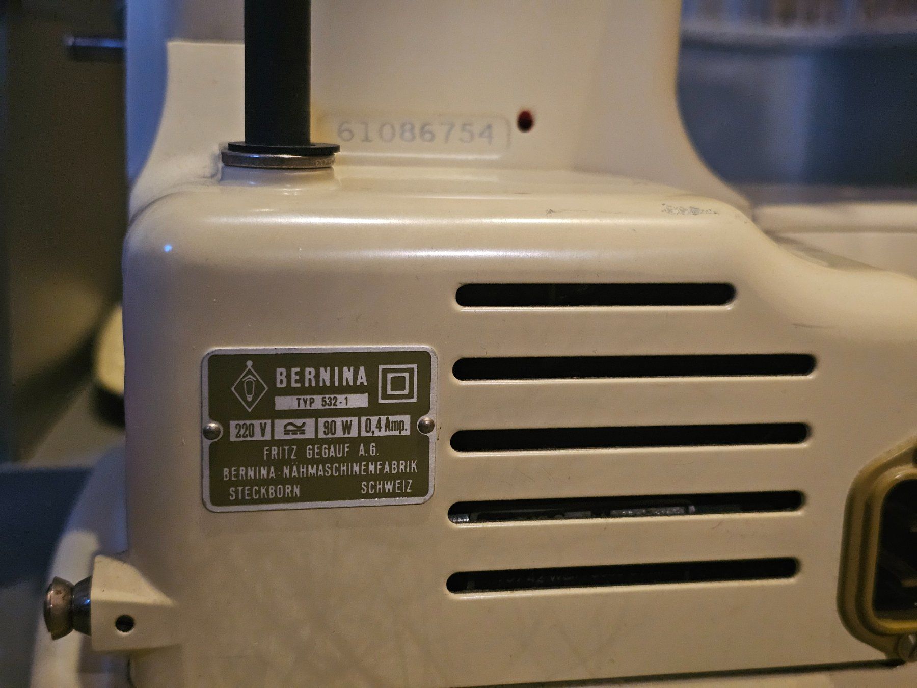 Bernina Nähmaschine (Gebraucht) in Pfyn für CHF 1 – nur Abholung auf ...