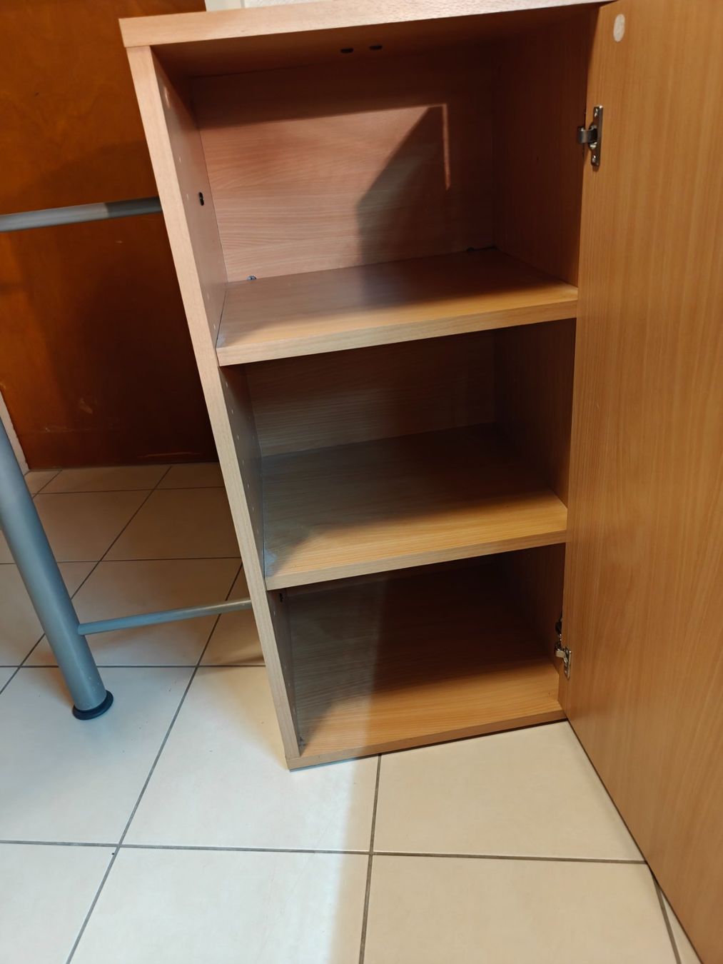 Table Bar avec armoire et 2 tabourets de bar (D'occasion) à Courtaman ...