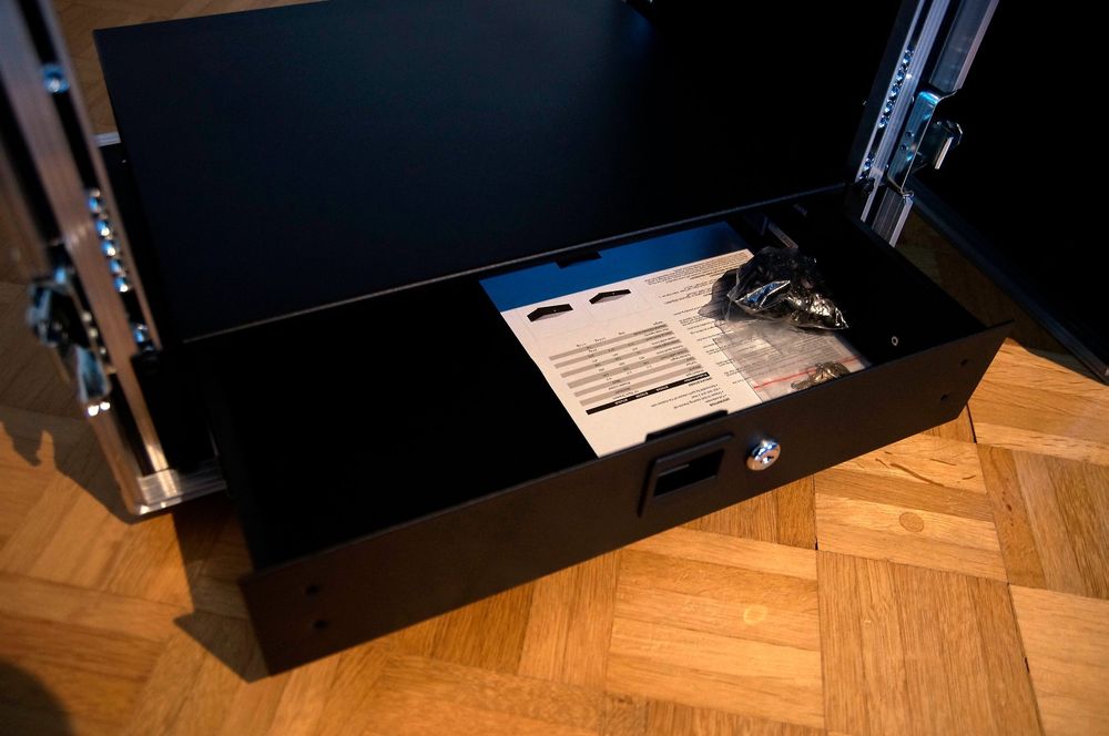 Thon Rack 12HE Live 19 Zoll inkl. Alu Rack Schublade | Kaufen auf Ricardo