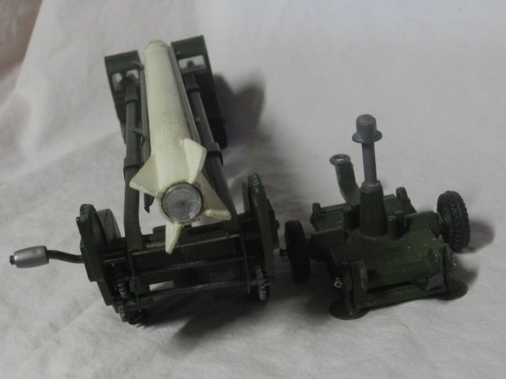 MILITÄR DINKY TOYS NR. 666 MISSILE ERECTOR + PLATFORM GUT (Gebraucht ...