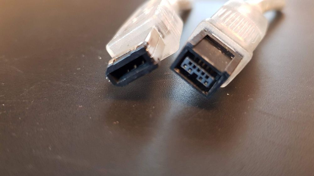 FireWire-Kabel 400Mbps 9Pin-6Pin (Gebraucht) in Winterthur für CHF 8.2 ...