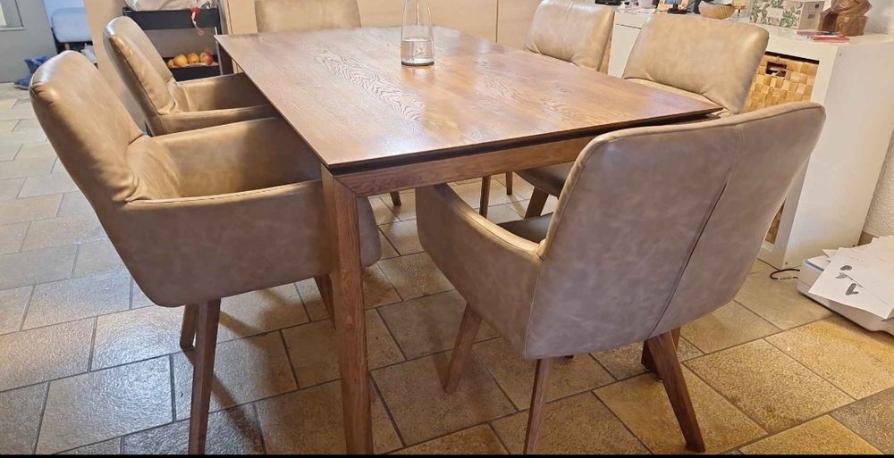 Table à manger en noyer massif 6 à 10 personnes Livique (Gebraucht) in ...