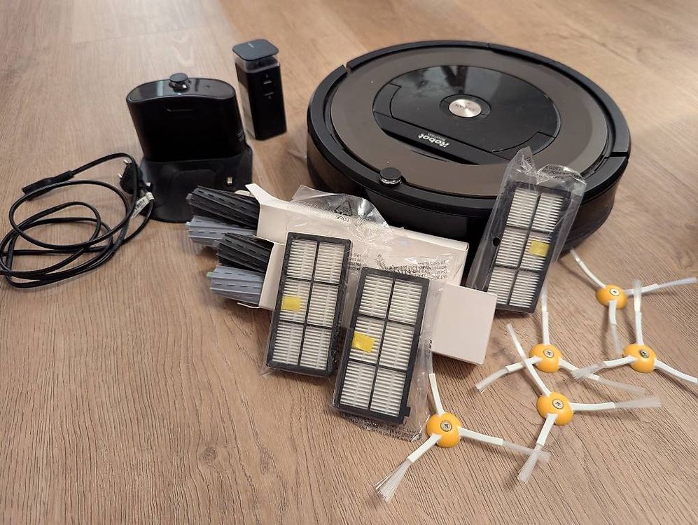 Roomba 896 + accessories + virtual wall (Gebraucht) in Uster für CHF 60 ...