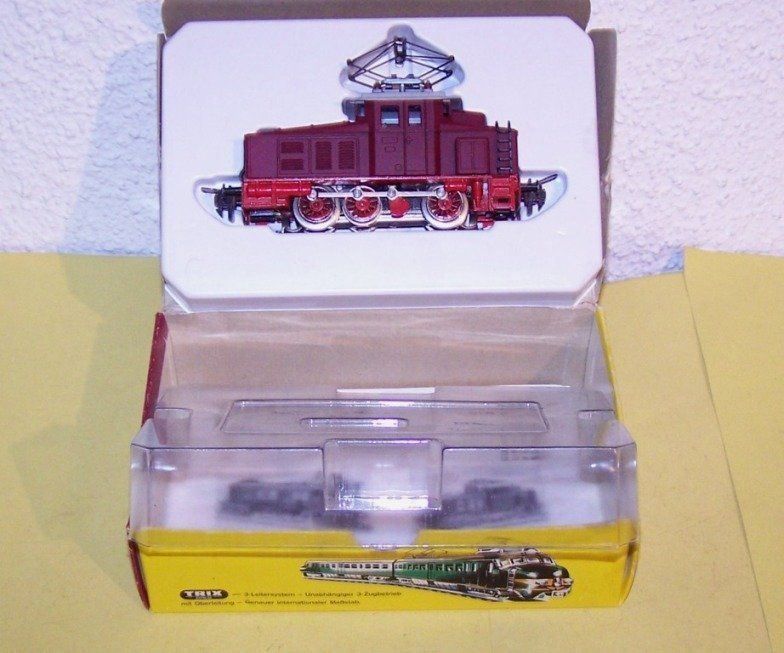 Trix Express HO Rangier-Ellok 2238, rot (Gebraucht) in Brüttisellen für ...