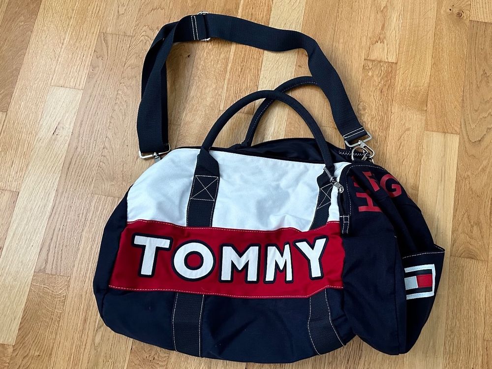 Tommy Hilfiger Sporttasche / Freizeittasche | Kaufen auf Ricardo