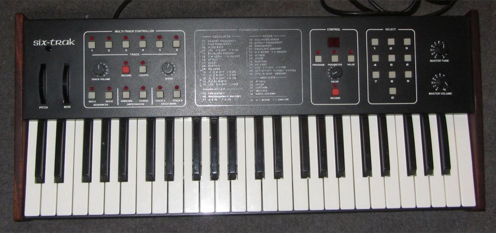 Sequential Six Trak Analog Polyphonic Synthesizer | Kaufen auf Ricardo