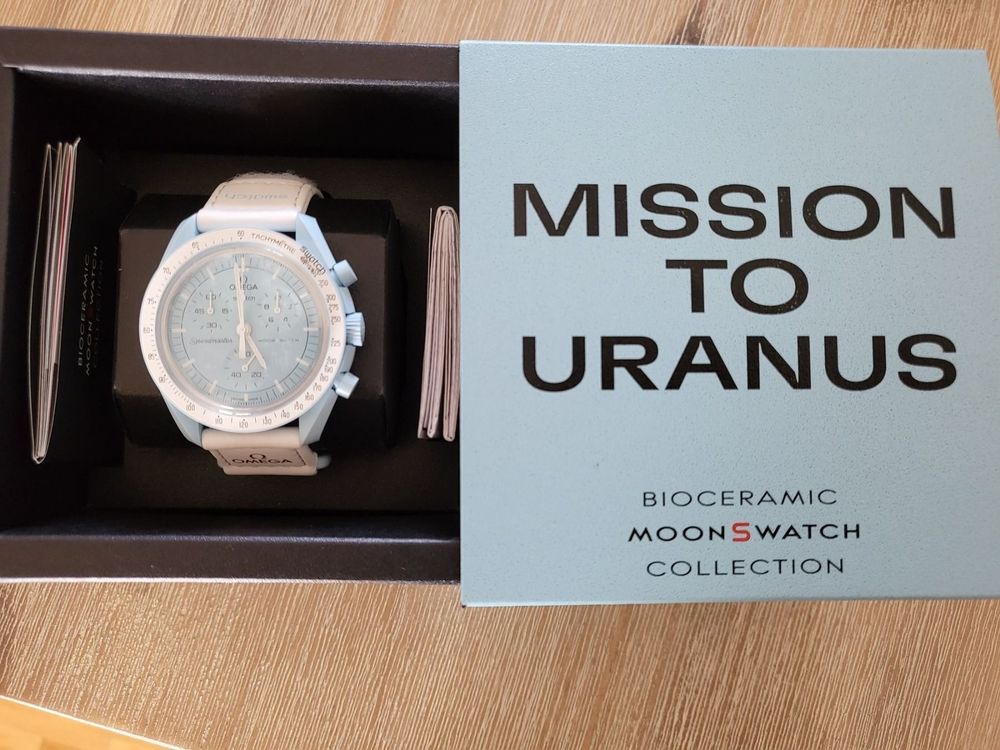 Omega X Swatch MoonSwatch Mission to Uranus NEW + Omega Pins (Neu und ...