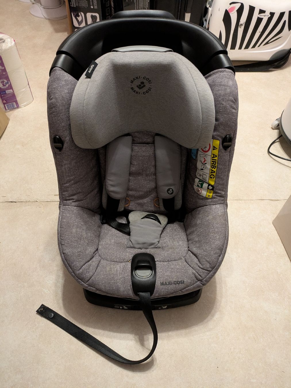 Maxi-Cosi AxissFix Kindersitz, sehr guter Zustand (Gebraucht) in ...