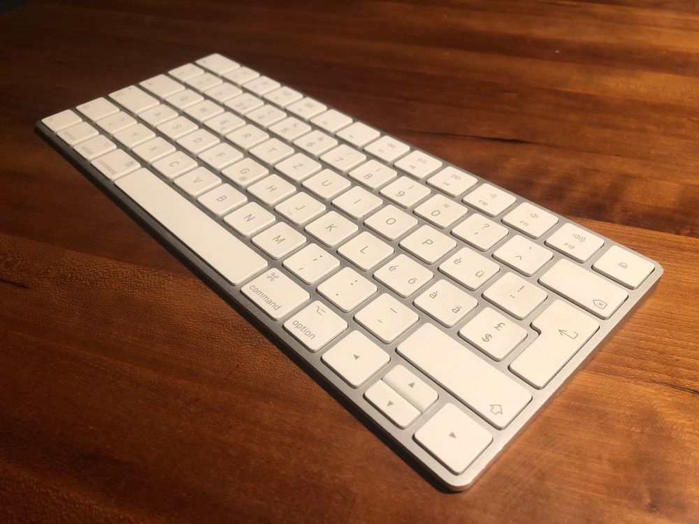 Apple Magic Keyboard, Original Bluetooth Tastatur (Gebraucht) in ...