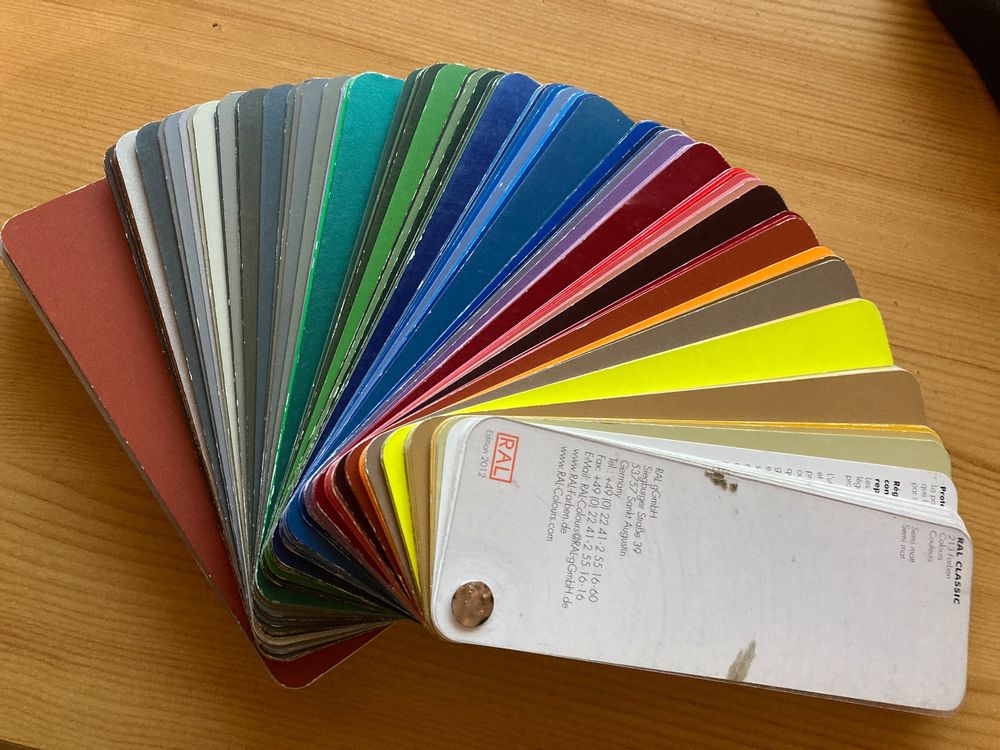 RAL Farbkarte (Gebraucht) in Rümlang für CHF 10 – mit Lieferung auf ...