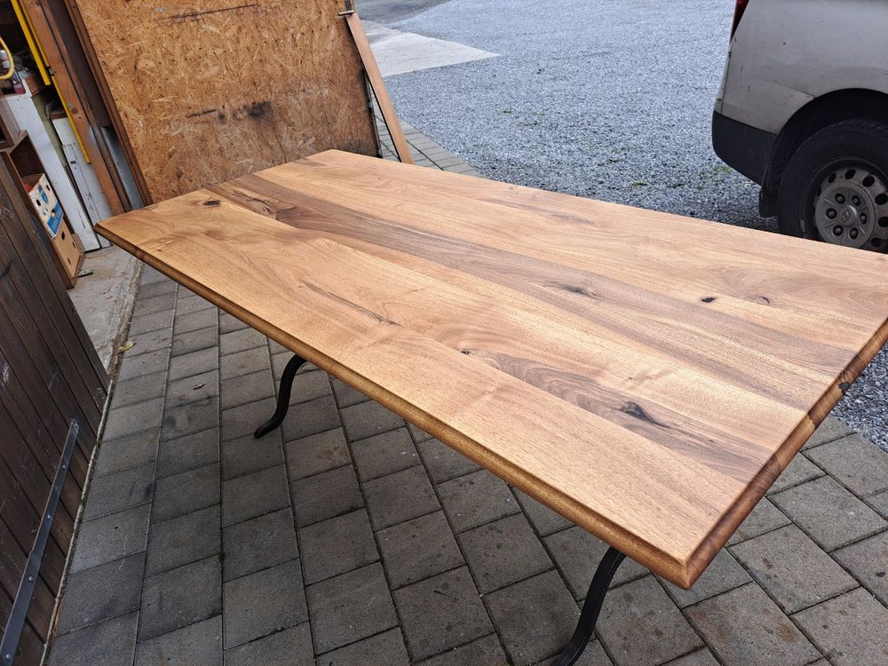 Beizentisch aus Nussbammholz Massiv (Gebraucht) in Buch am Irchel für CHF 900 – nur Abholung auf ...