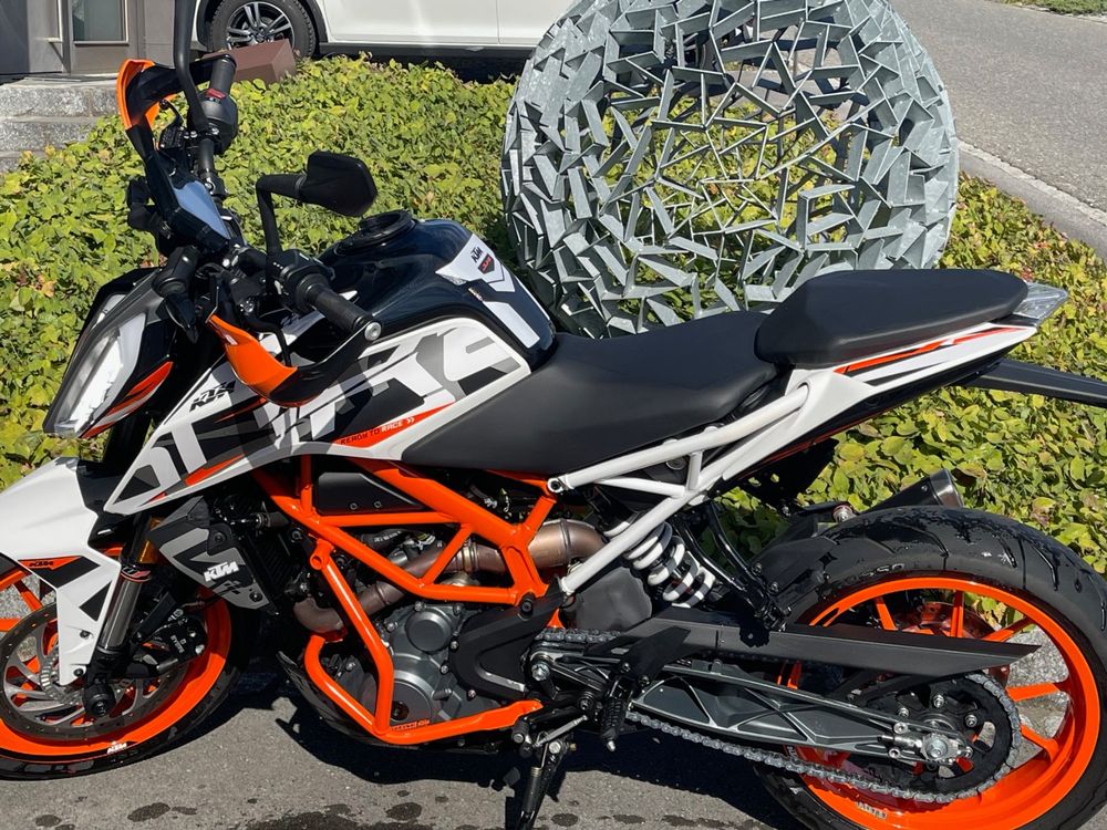 KTM Duke 390 mit vielen PowerParts und Extras zu verkaufen (Gebraucht ...