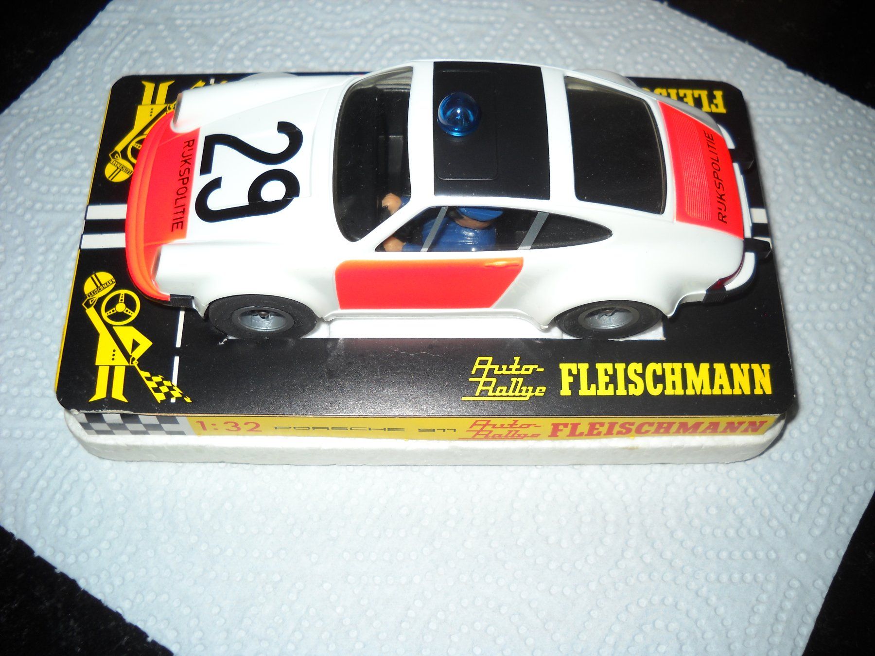 Fleischmann Porsche 911 Nr.: 3226 niederländische Polizei (Neu (gemäss ...