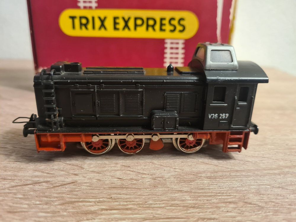 Trix Express 2263 Rangierlok V36 257 H0 (Defekt) in St-Aubin-Sauges für ...