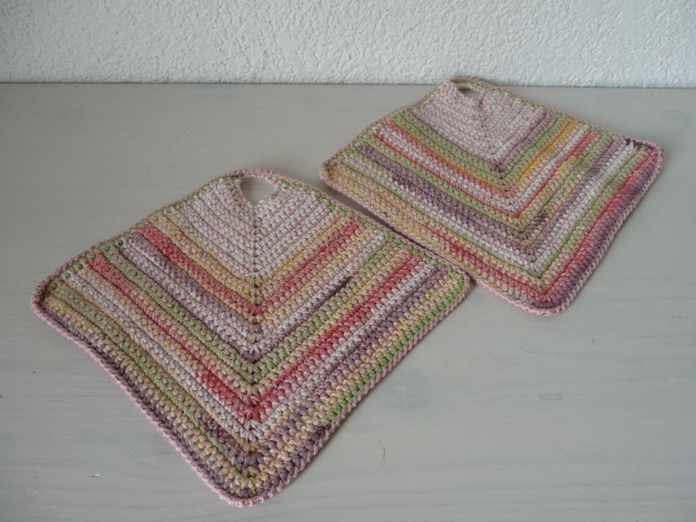 2 gehäkelte Topflappen - 2 pattes à marmite au crochet | Kaufen auf Ricardo