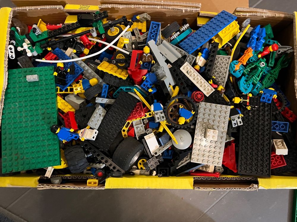Lego über 5kg 80er / 90er mit Minifiguren (Gebraucht) in Arbon für CHF ...