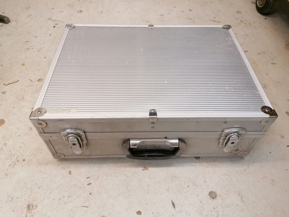 Alu Koffer Lagerräumung (Gebraucht) in Embrach für CHF 8 – nur Abholung ...