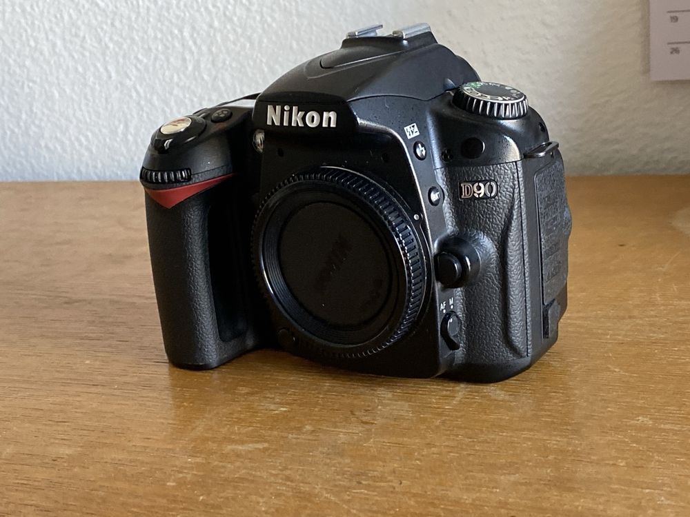 Nikon D90 Spiegelreflexkamera Body (Defekt) in Luzern für CHF 31 – mit Lieferung auf Ricardo kaufen