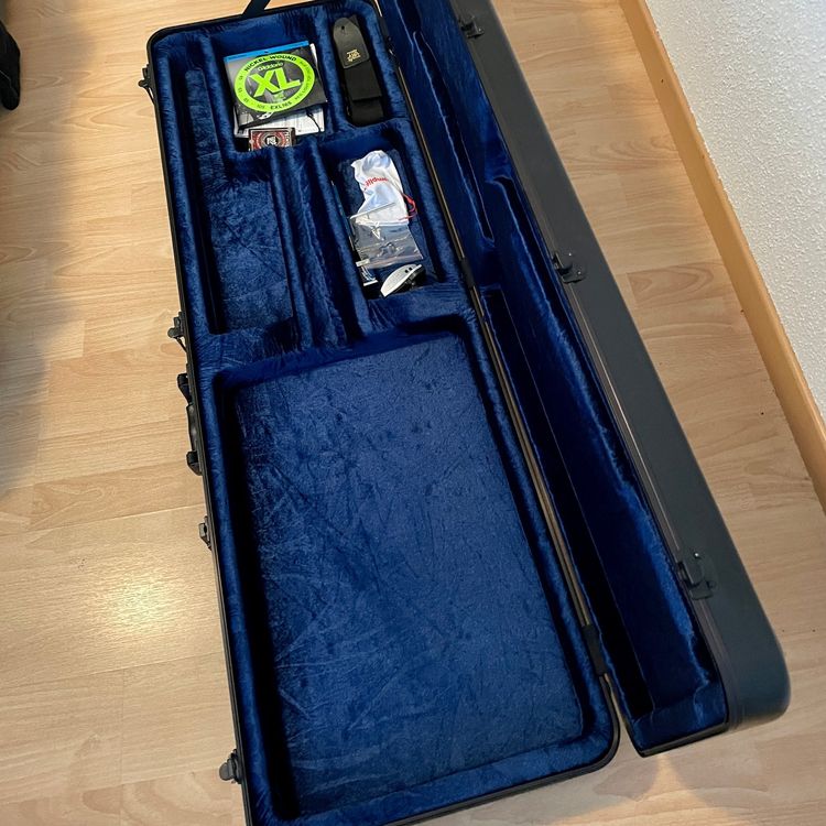 Schecter Stiletto Extreme 4 See Thru Black inkl. Case (Gebraucht) in ...