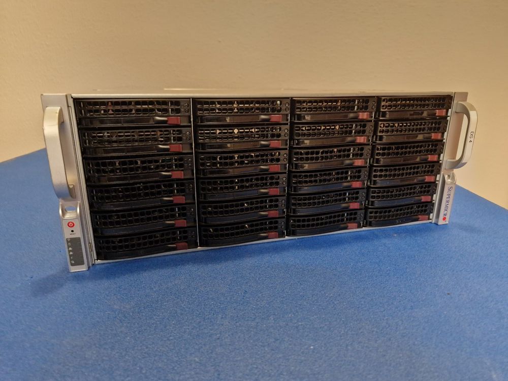 Platz für 45 Festplatten! (HDD-Enclosure, JBOD), Supermicro (Gebraucht ...