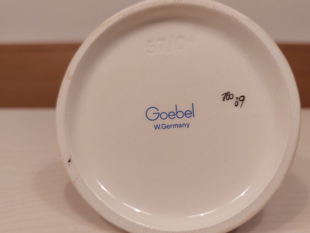 Original Goebel Hummel Figur, Küken fütterung (Gebraucht) in Heerbrugg ...