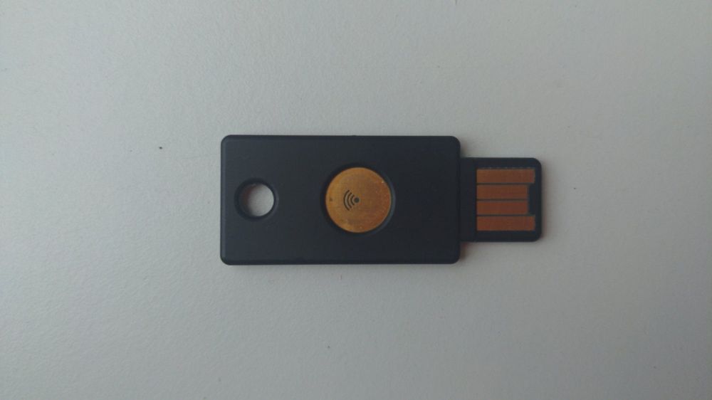 Yubico YubiKey 5 NFC (U2F 2FA) (Gebraucht) in Zürich für CHF 20 – mit ...