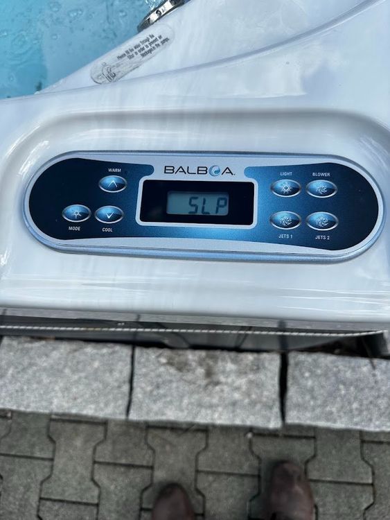 Whirlpool DeluxeSpas Saturn mit 74 Düsen (Gebraucht) in Hinwil für CHF ...