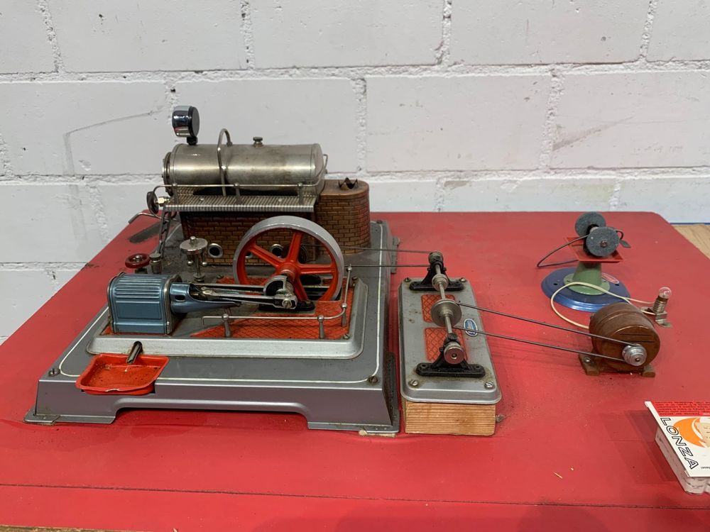 Antikes Spielzeug, Dampfmaschine Wilesco mit Generator | Kaufen auf Ricardo