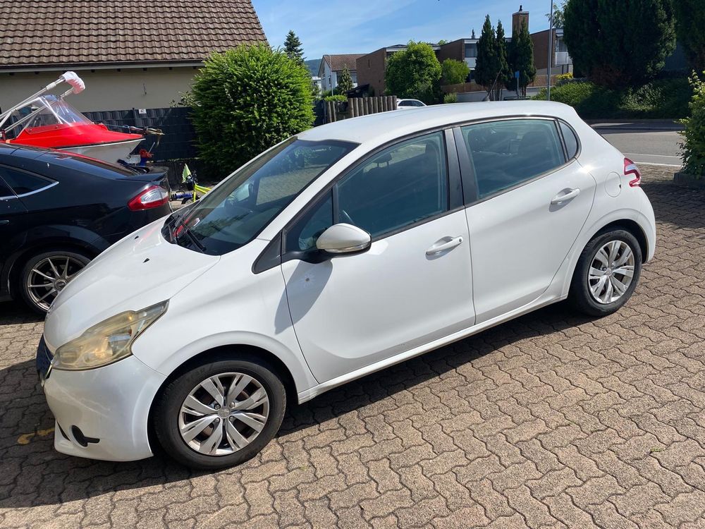Peugeot 208 ab Mfk und Service 10/25 (Gebraucht) in Oberembrach für CHF ...