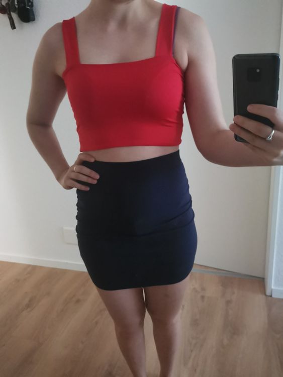 Crop Top / Rot / S / 36 (Gebraucht) in Hergiswil NW für CHF 3 – mit ...