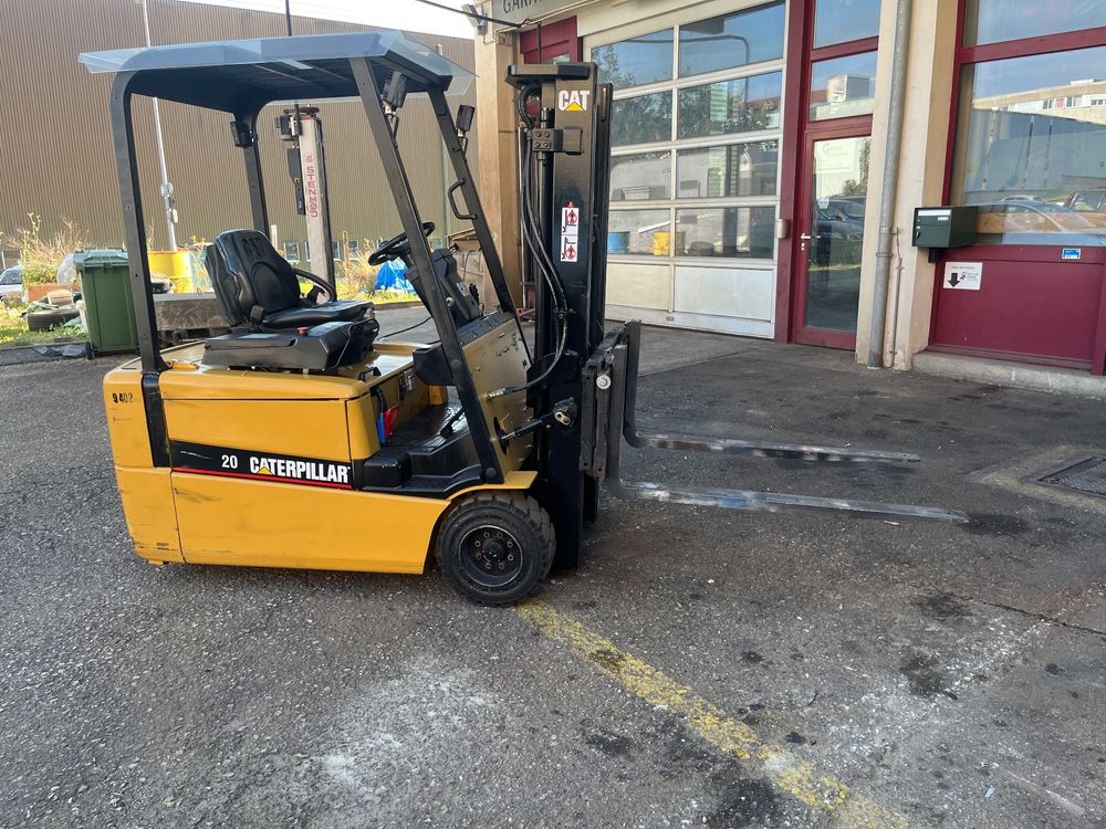 CAT EP20KT Gabelstapler Dreiradstapler Elektro (Gebraucht) in Hochdorf ...