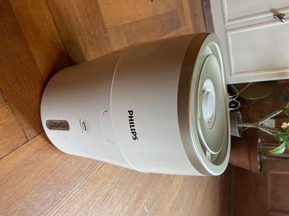 Luftbefeuchter Phillips NanoCloud HU 4816/10 (Gebraucht) in Küsnacht ZH für CHF 20 – mit ...