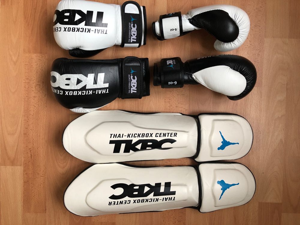 TKBC Thai Kickbox-Handschuhe und Schienbeinschoner Kinder (Gebraucht) in Horw für CHF 30 – nur ...