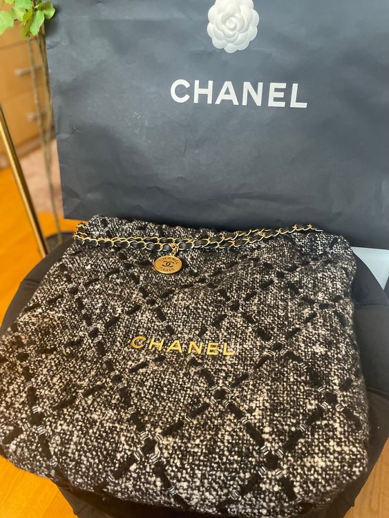 Begehrte Chanel 22 Tasche - Tweed (Gebraucht) in Savigny für CHF 3200 ...
