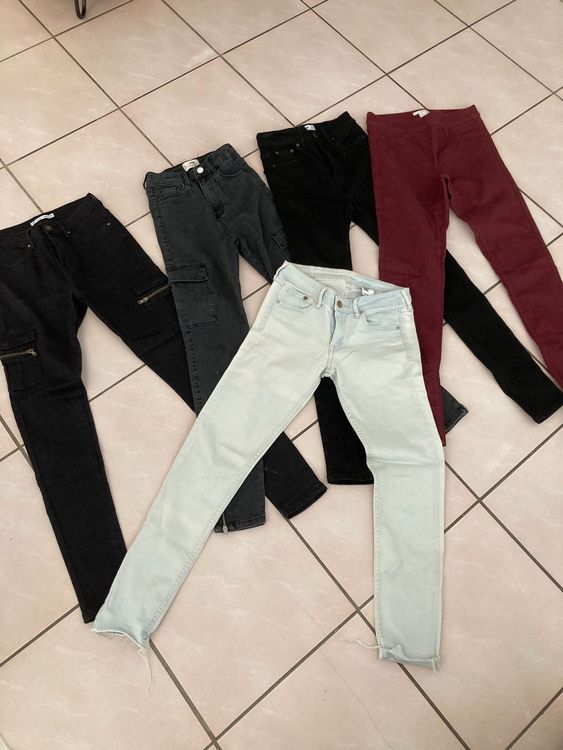 Un lot jeans (Gebraucht) in Sierre für CHF 1 – mit Lieferung auf ...