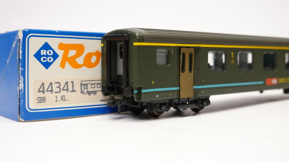 e13 Roco 44341 SBB Personenwagen EW II 1. Kl mit Komfortstre (Gebraucht ...