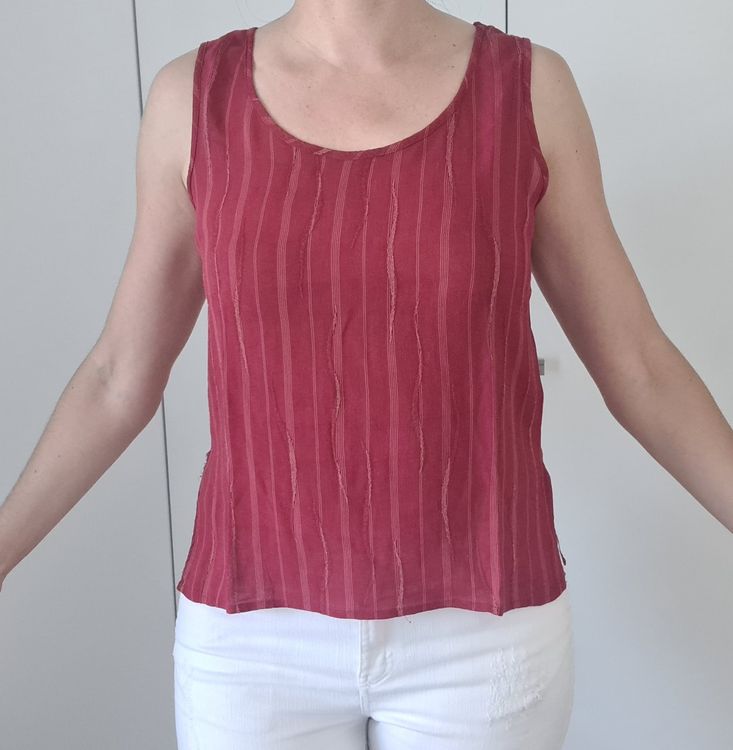 Top en lin rouge. Taille S/M. (D'occasion) à Nyon pour CHF 10 – avec ...
