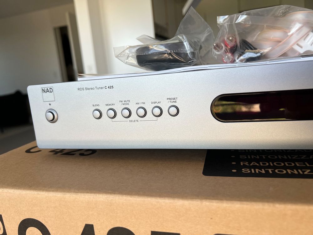 NAD C425 AM/FM Tuner (Gebraucht) in Biberstein für CHF 29 – mit ...