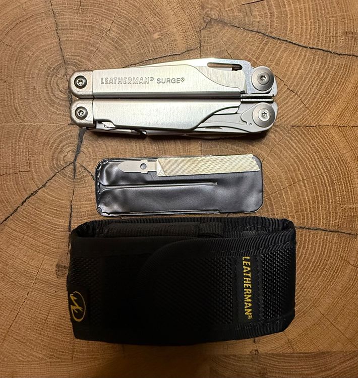 Pince-outil multifonctions Leatherman Surge (Neuf (Voir description)) à ...