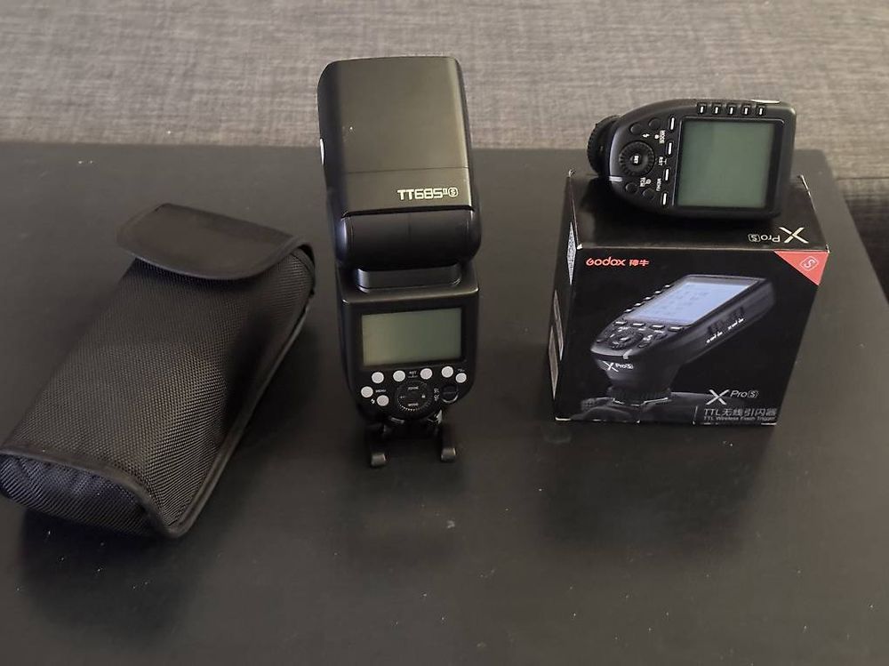 Verkaufe Godox Blitz mit Godox Funkauslöser für Sony Kameras (Gebraucht ...