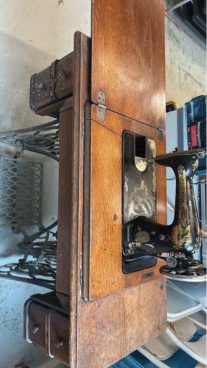 Antique Singer Sewing Machine (Gebraucht) in Gächlingen für CHF 5 – nur ...