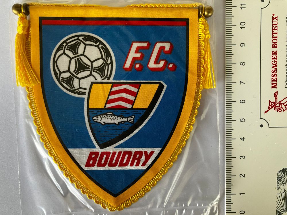 Vintage Fanion/Wimpel FC BOUDRY (Neu und originalverpackt) in Gland für CHF 8 – mit Lieferung ...