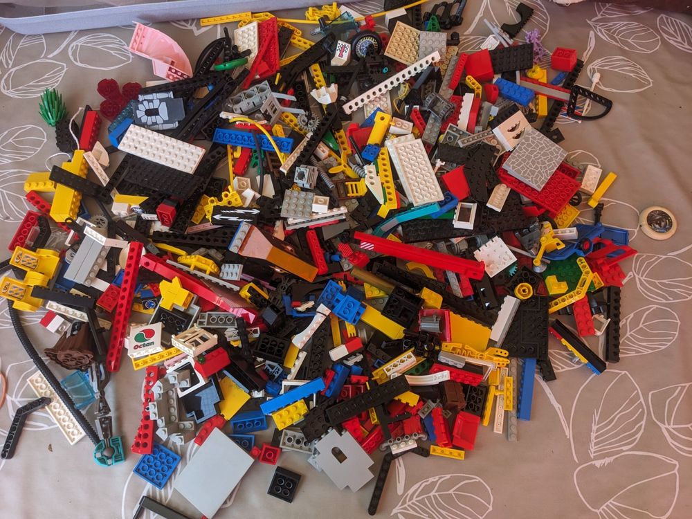 9kg gemischte Legos + Plates (Gebraucht) in Emmenbrücke für CHF 91 ...