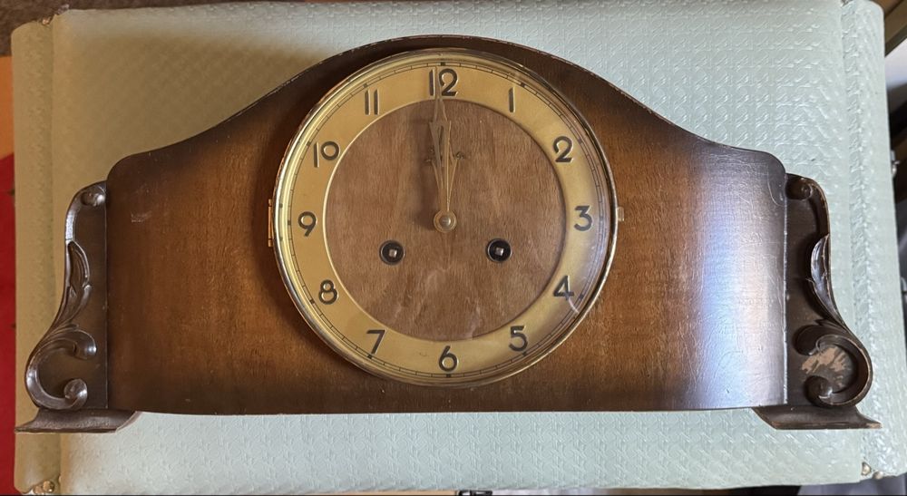 Horloge de table mécanique vintage en bois 🕰️🇨🇭 | Kaufen auf Ricardo