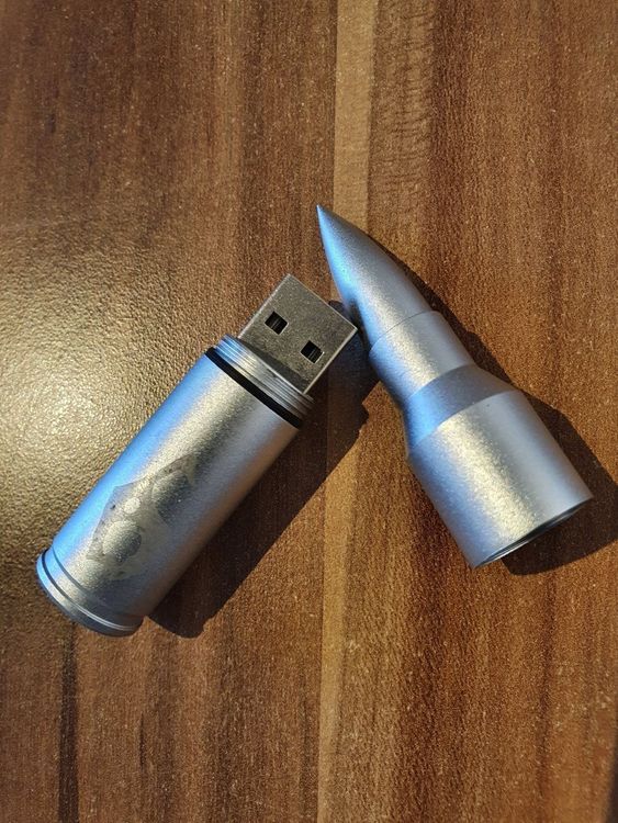 Neuer USB Stick im Patronendesign | Kaufen auf Ricardo