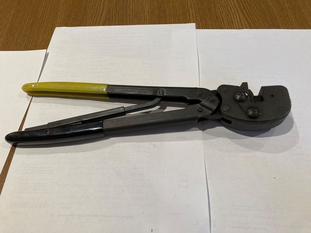 AMP Zange 59239-4 (Gebraucht) in Brunnen für CHF 30 – mit Lieferung auf ...