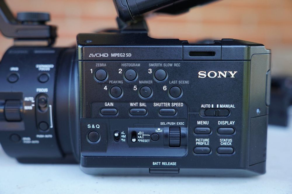 SONY NEX-FS100 SUPER35 FULLHD 50P (D'occasion) à Corban pour CHF 640 ...