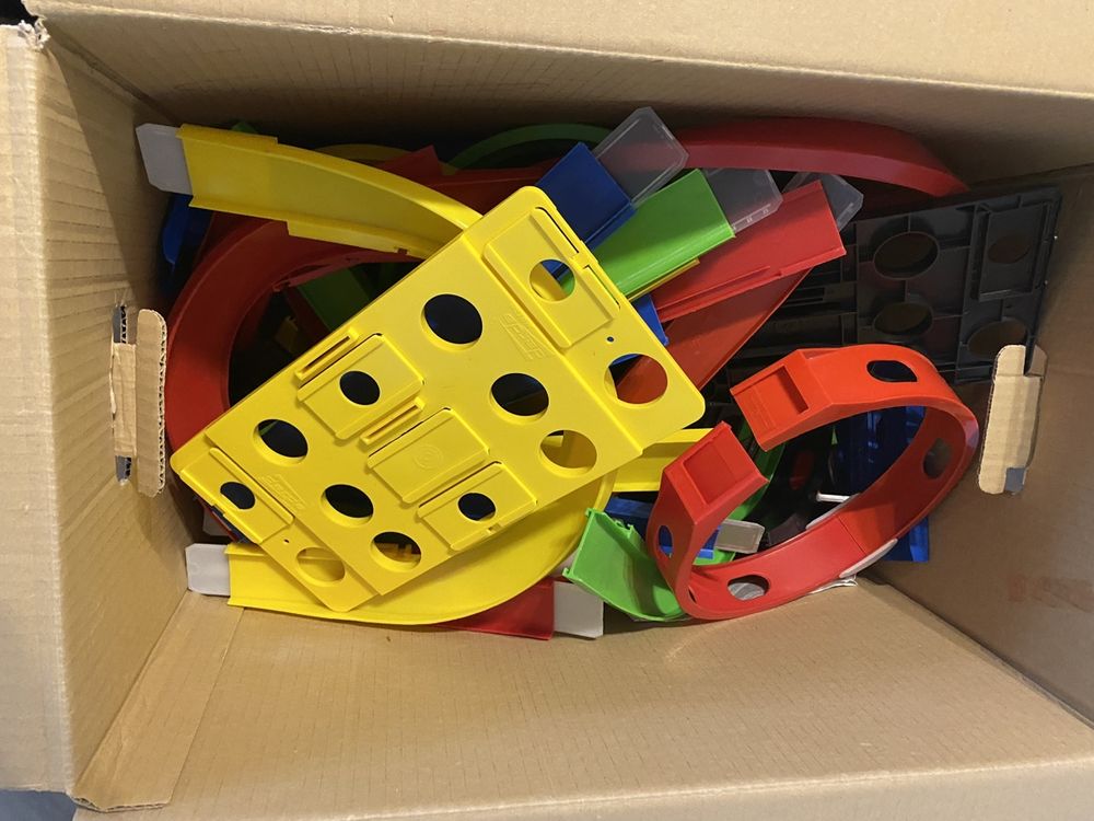 Darda Bahn ganze Kiste inklusive 1 Auto (Gebraucht) in Embrach für CHF 21 – mit Lieferung auf ...