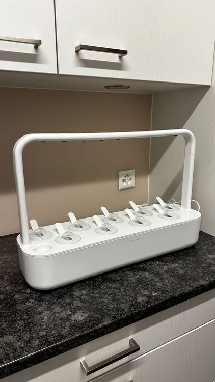 Click and Grow Smart Garden 9 (Weiss) - mit Kräuter (Gebraucht) in Zug für CHF 70 – mit ...