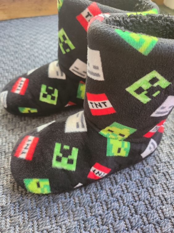 Cosy Minecraft Slippers for Winter! (Neu (gemäss Beschreibung)) in ...